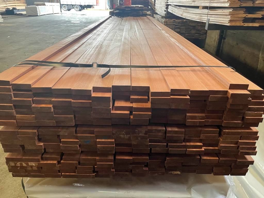 Sapele Modern Fencing Elements Premium Grade | Timberulove